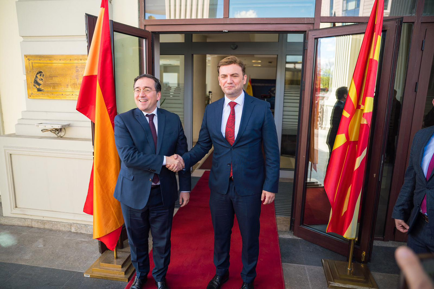 El ministro visita Serbia, Bosnia Herzegovina, Albania y Macedonia del ...